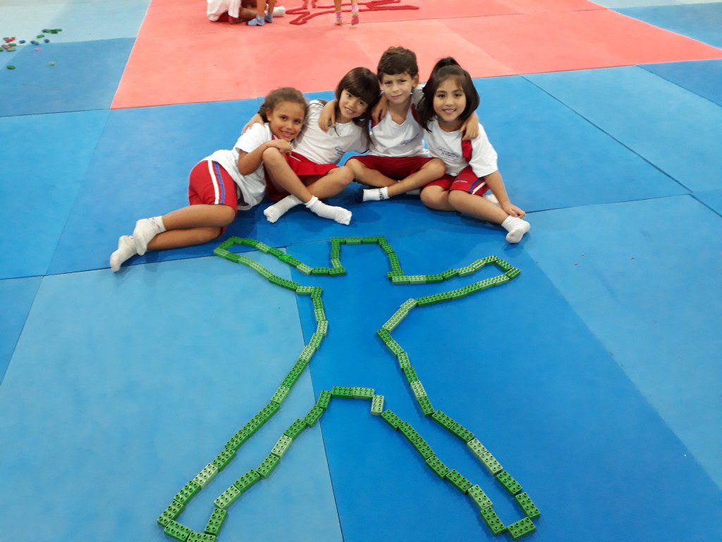 BONECO LEGAL – CCDA – Colégio Carlos Drummond de Andrade