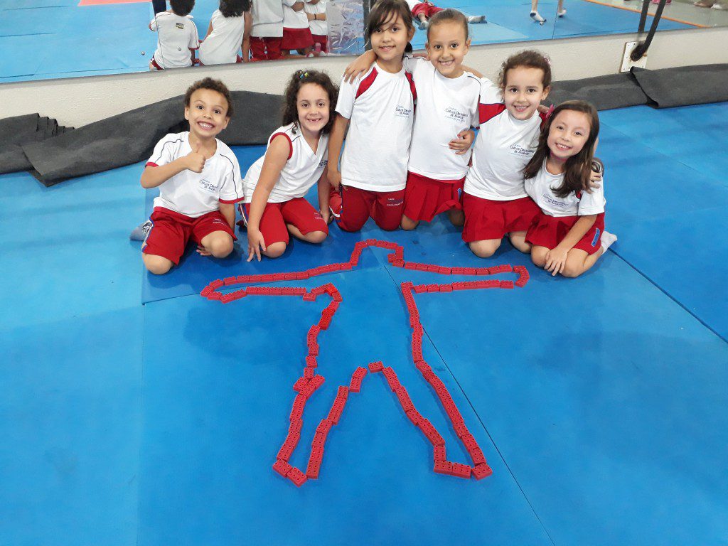 BONECO LEGAL – CCDA – Colégio Carlos Drummond de Andrade