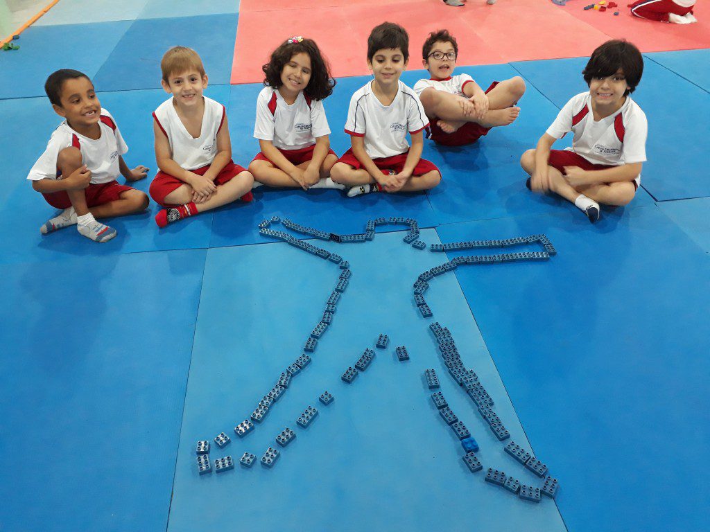 BONECO LEGAL – CCDA – Colégio Carlos Drummond de Andrade