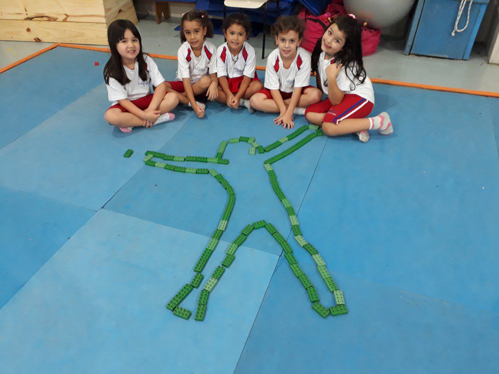 BONECO LEGAL – CCDA – Colégio Carlos Drummond de Andrade