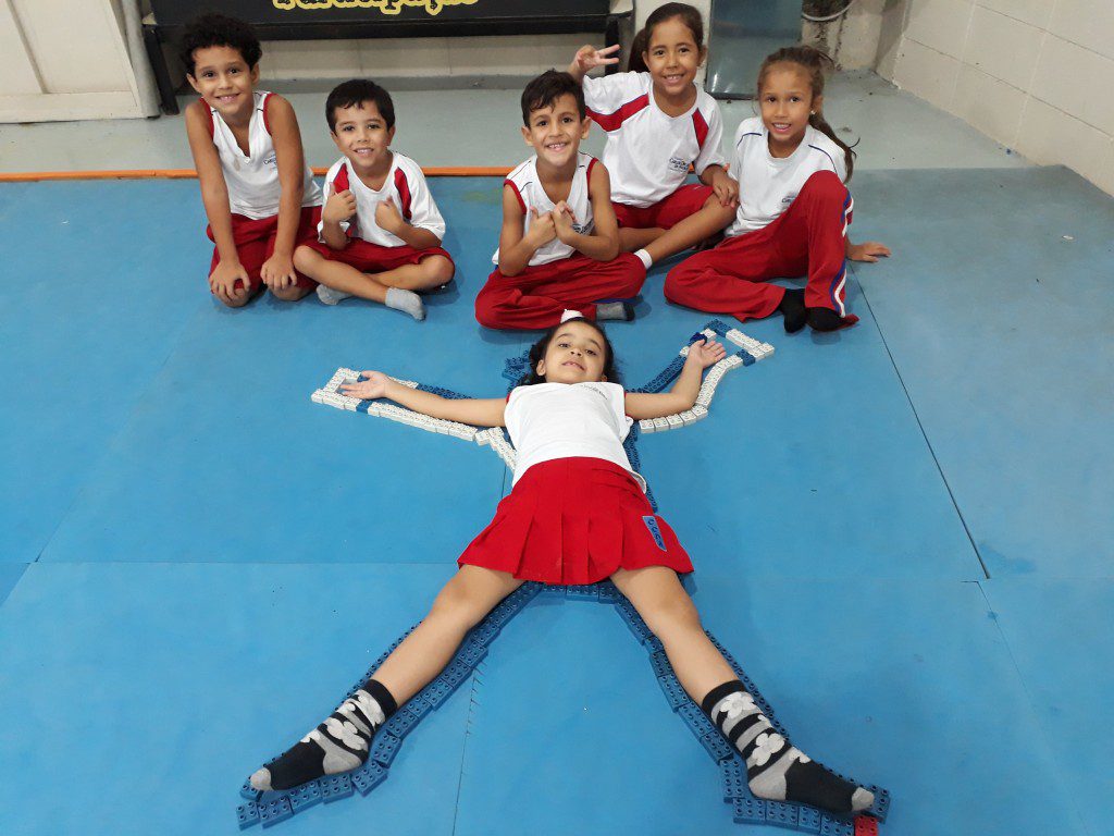 BONECO LEGAL – CCDA – Colégio Carlos Drummond de Andrade