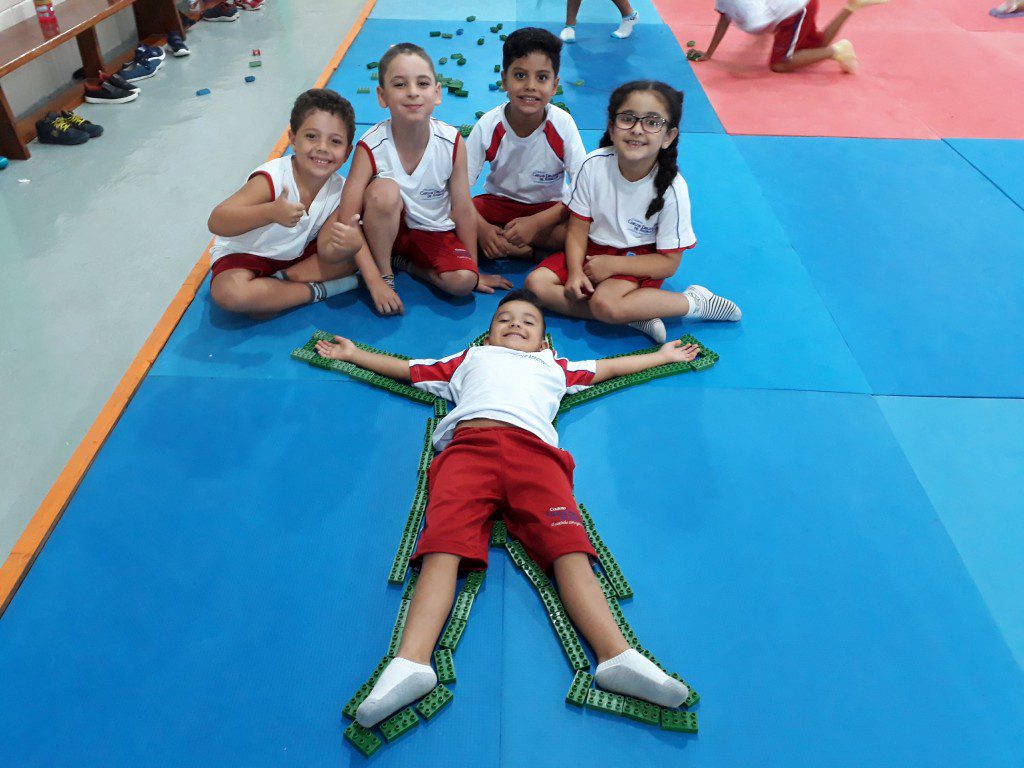 BONECO LEGAL – CCDA – Colégio Carlos Drummond de Andrade