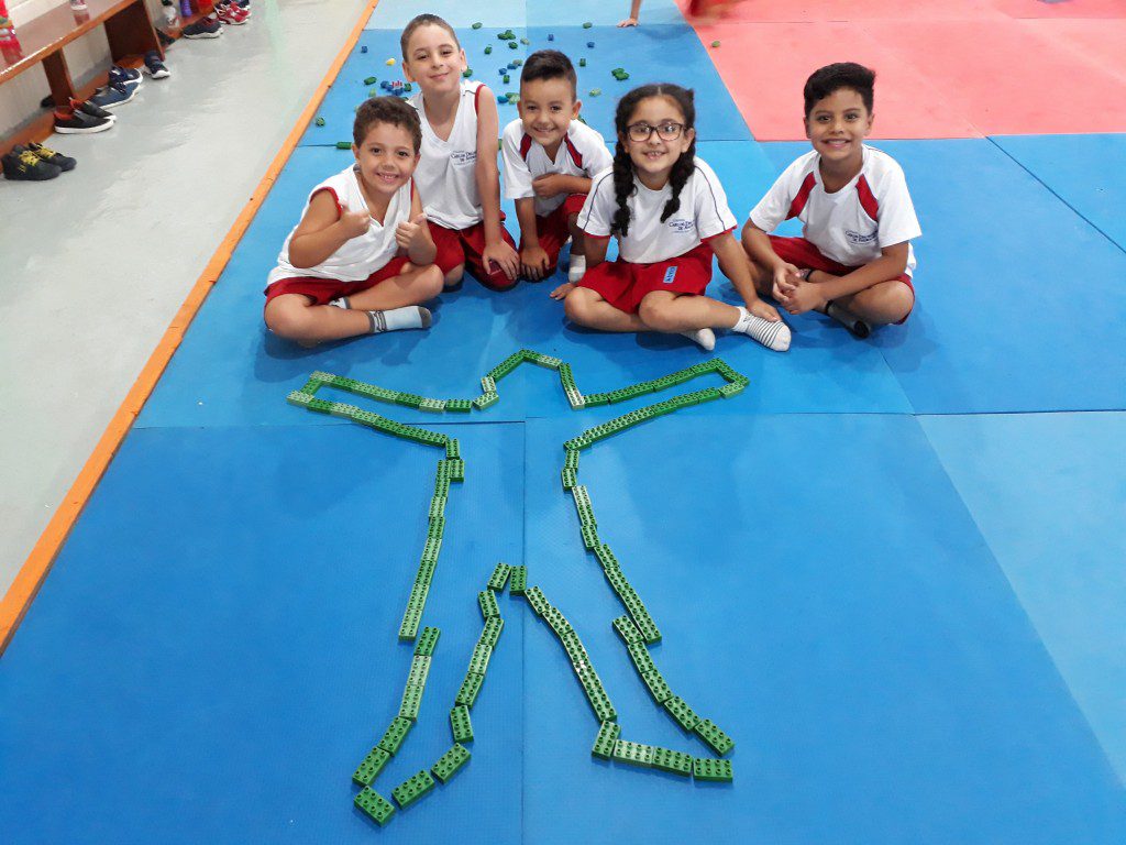 BONECO LEGAL – CCDA – Colégio Carlos Drummond de Andrade