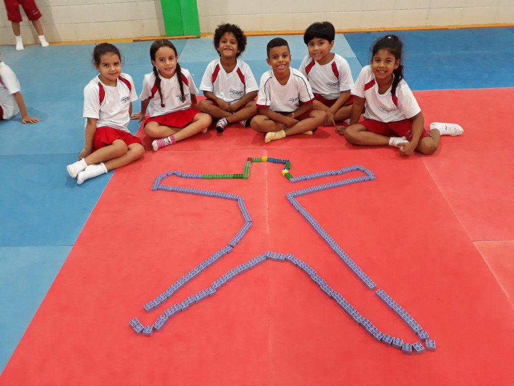 BONECO LEGAL – CCDA – Colégio Carlos Drummond de Andrade