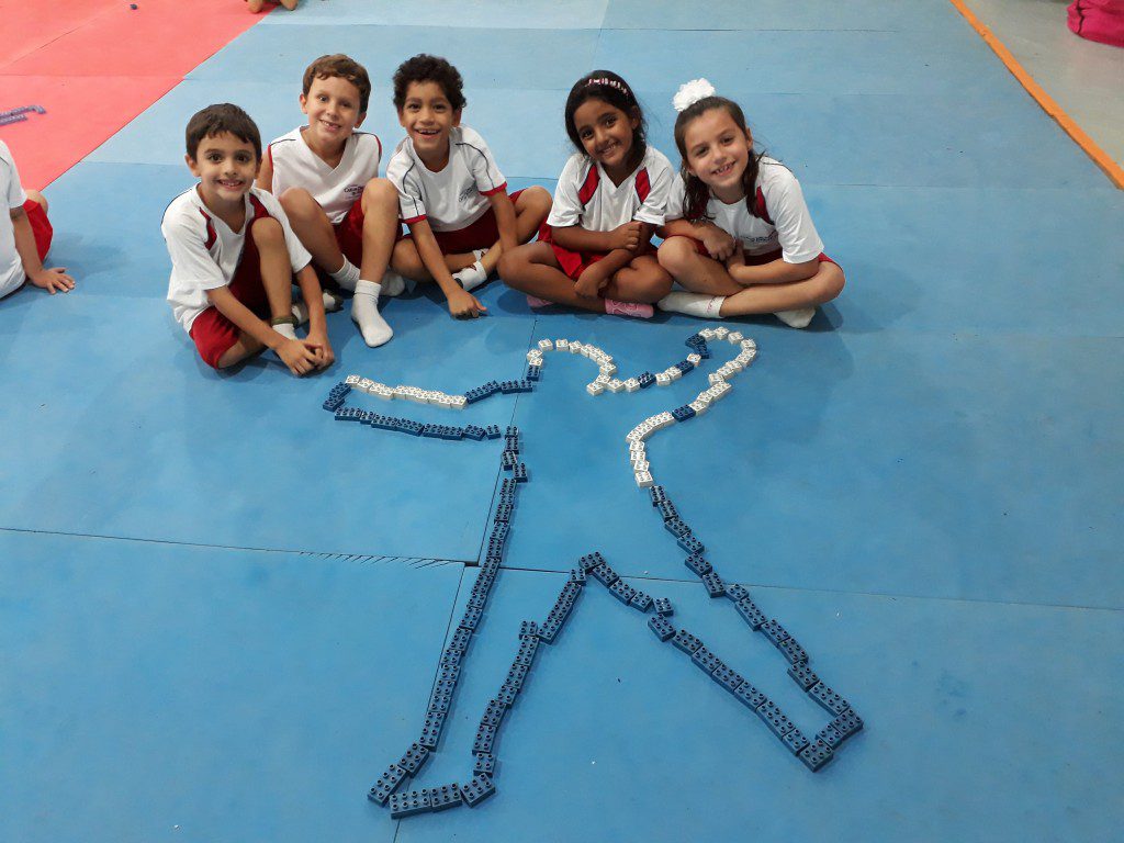 BONECO LEGAL – CCDA – Colégio Carlos Drummond de Andrade